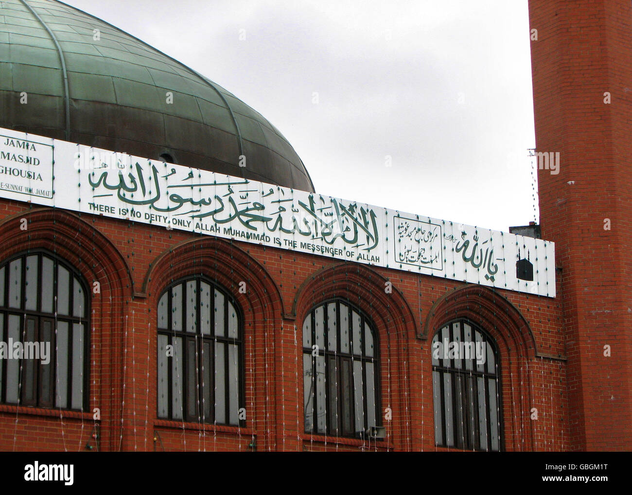 General view of the Bury Park Mosque in Luton Stock Photo - Alamy