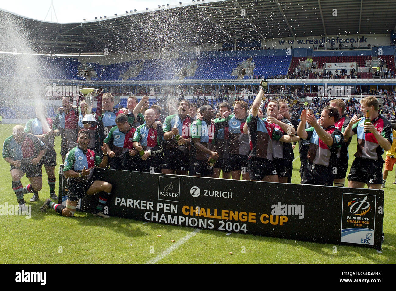 The Harlequins' team celebrate victory after winning The Parker Pen ...