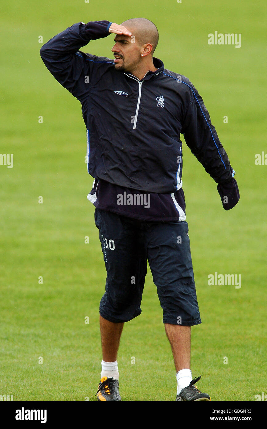 Juan veron chelsea hi-res stock photography and images - Alamy