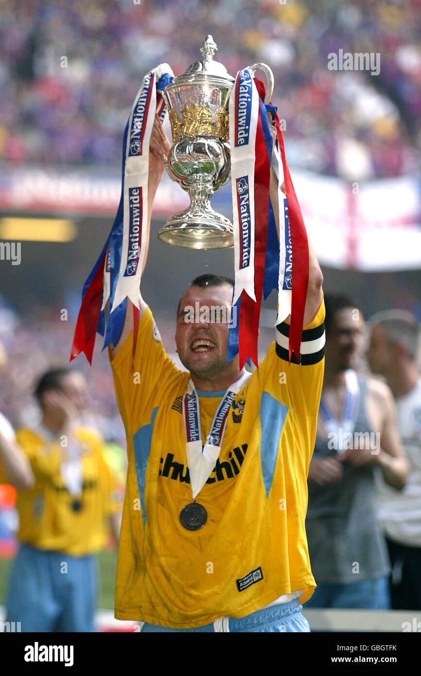 English division one trophy hi-res stock photography and images - Alamy