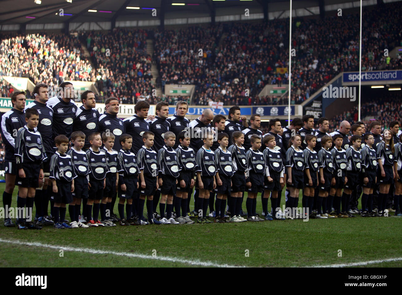 Scotland team group with mascots hi-res stock photography and images ...