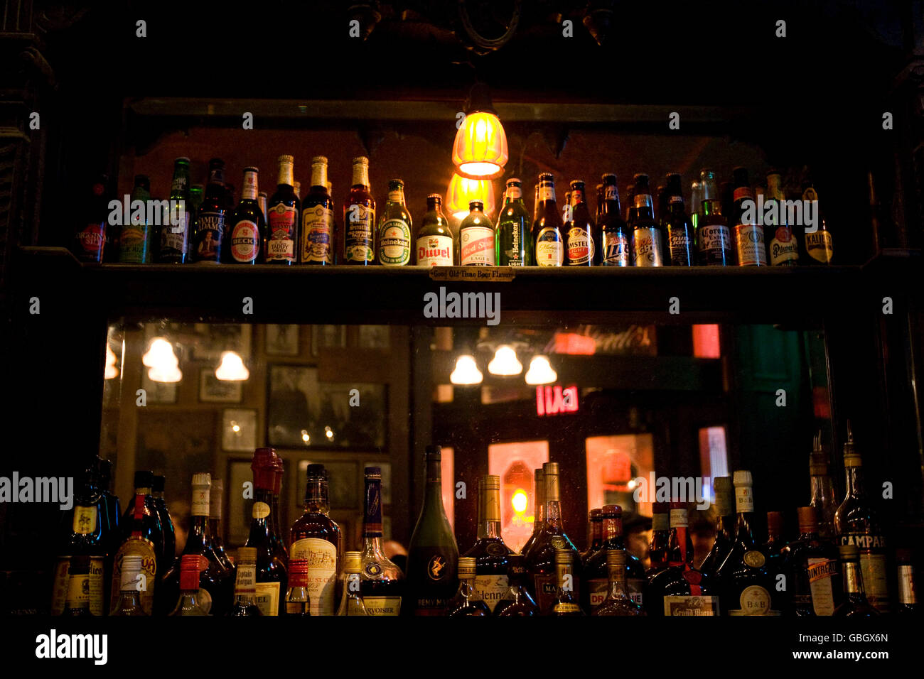 Heineken beer bottles hi-res stock photography and images - Alamy