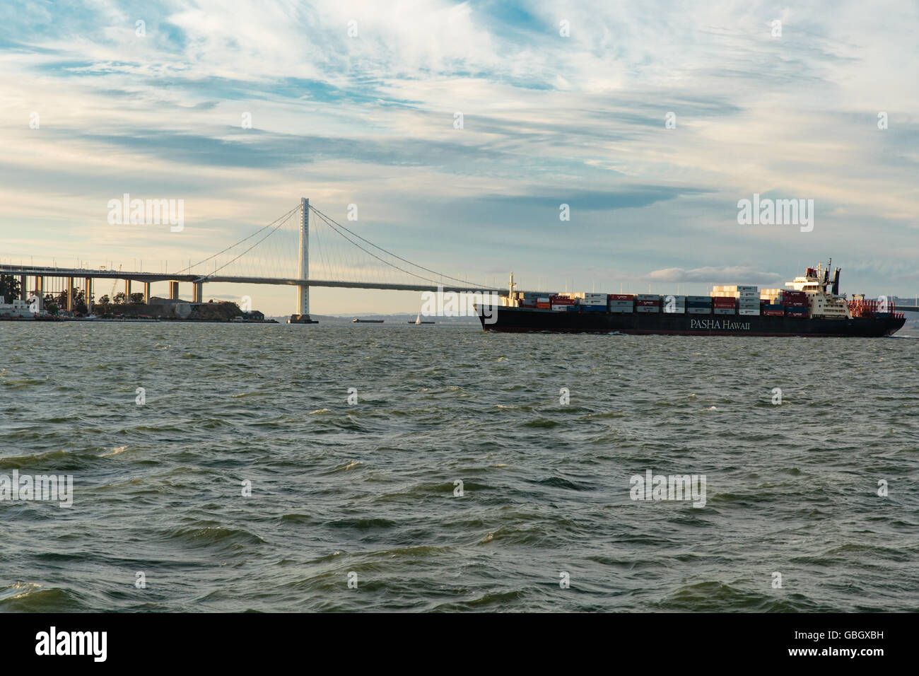 Shipping container bay bridge hi-res stock photography and images - Alamy