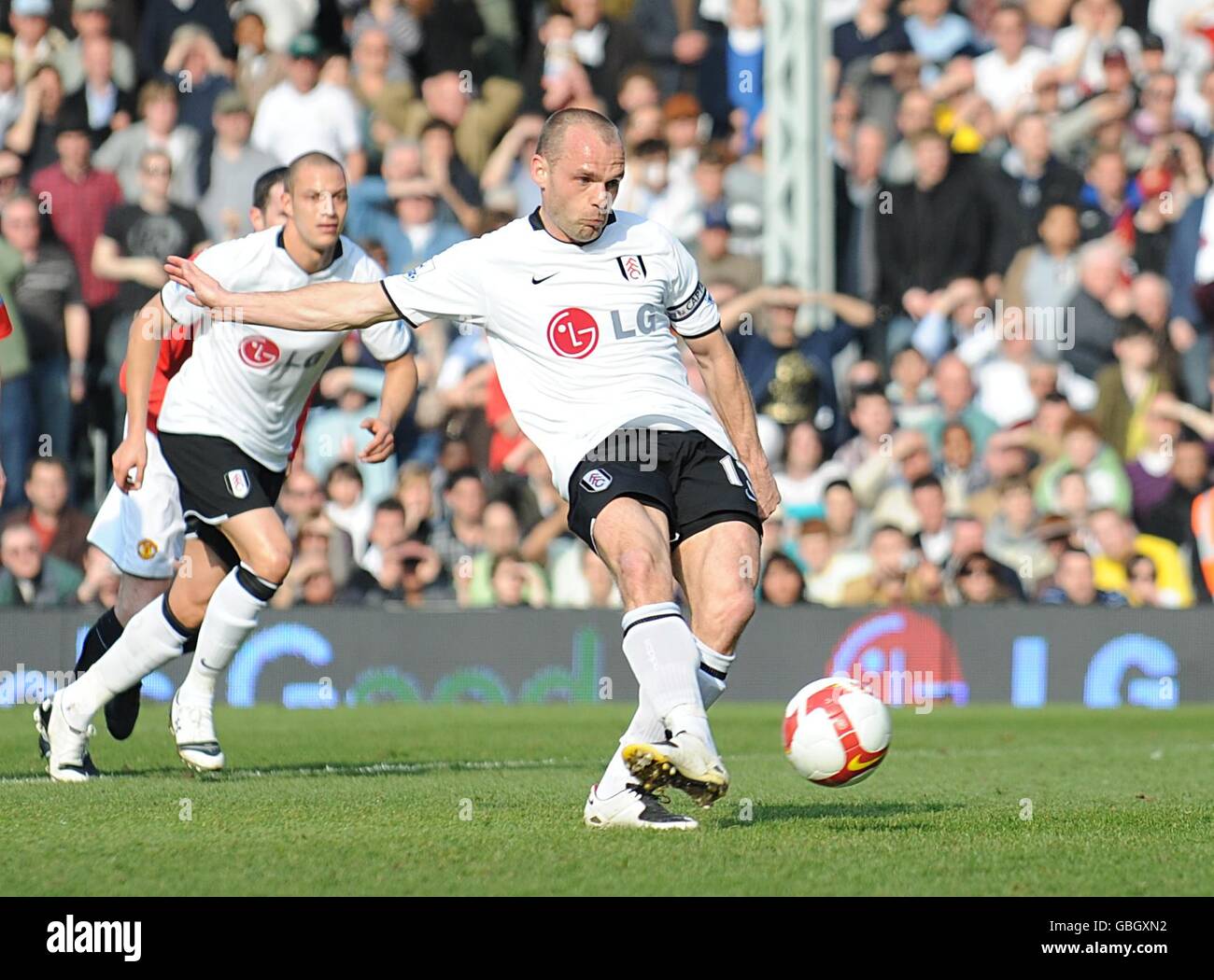 Fulham's Danny Murphy scores the opening goal from the penalty spot ...