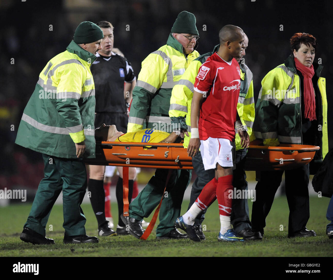 English league soccer football stretcher hi-res stock photography and ...