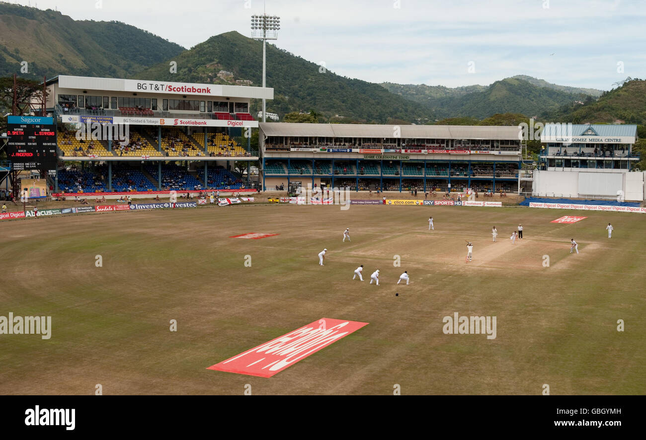 At the queens park oval hi-res stock photography and images - Alamy
