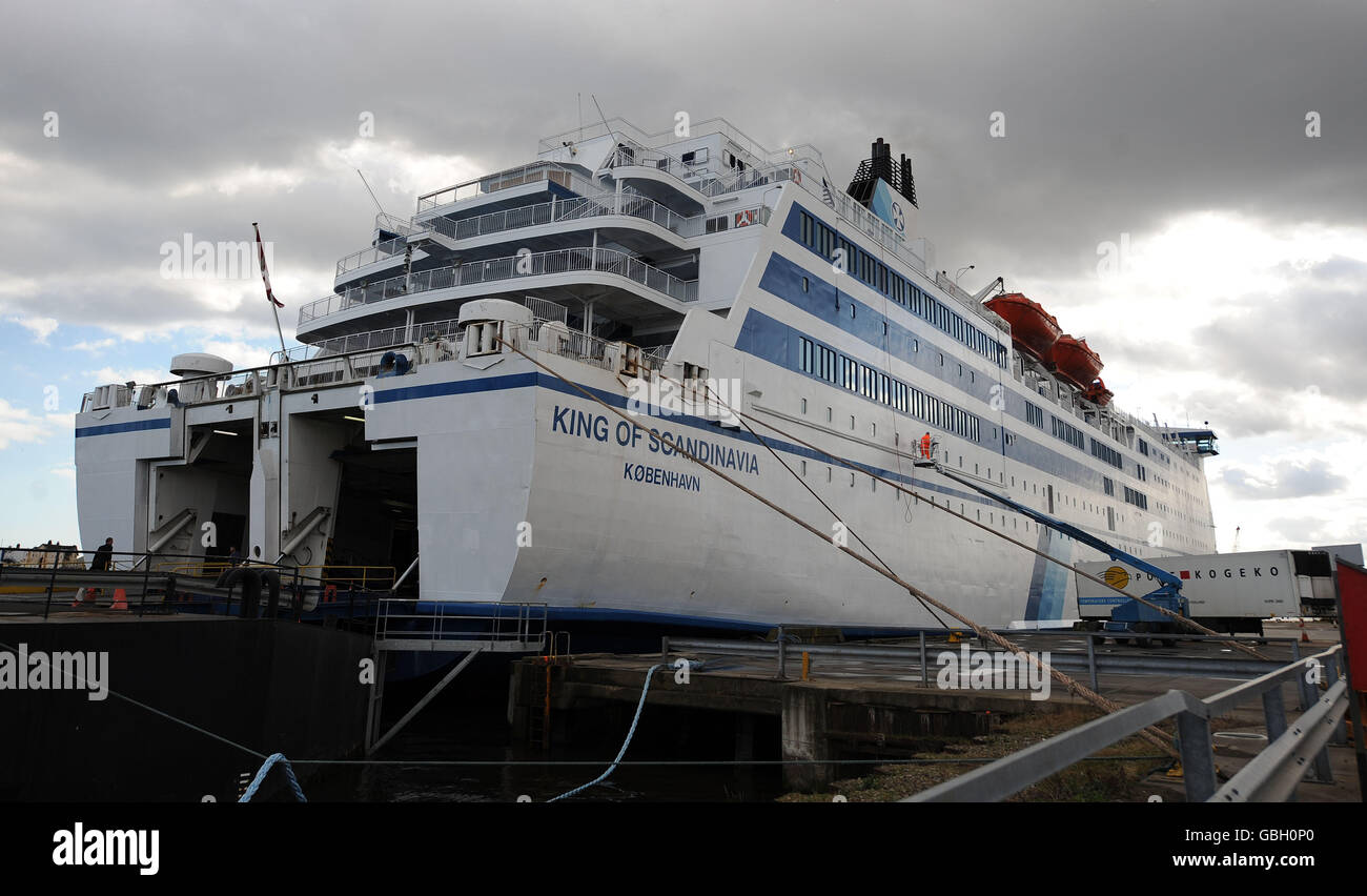 Dfds ferry docked hi-res stock photography and images - Alamy