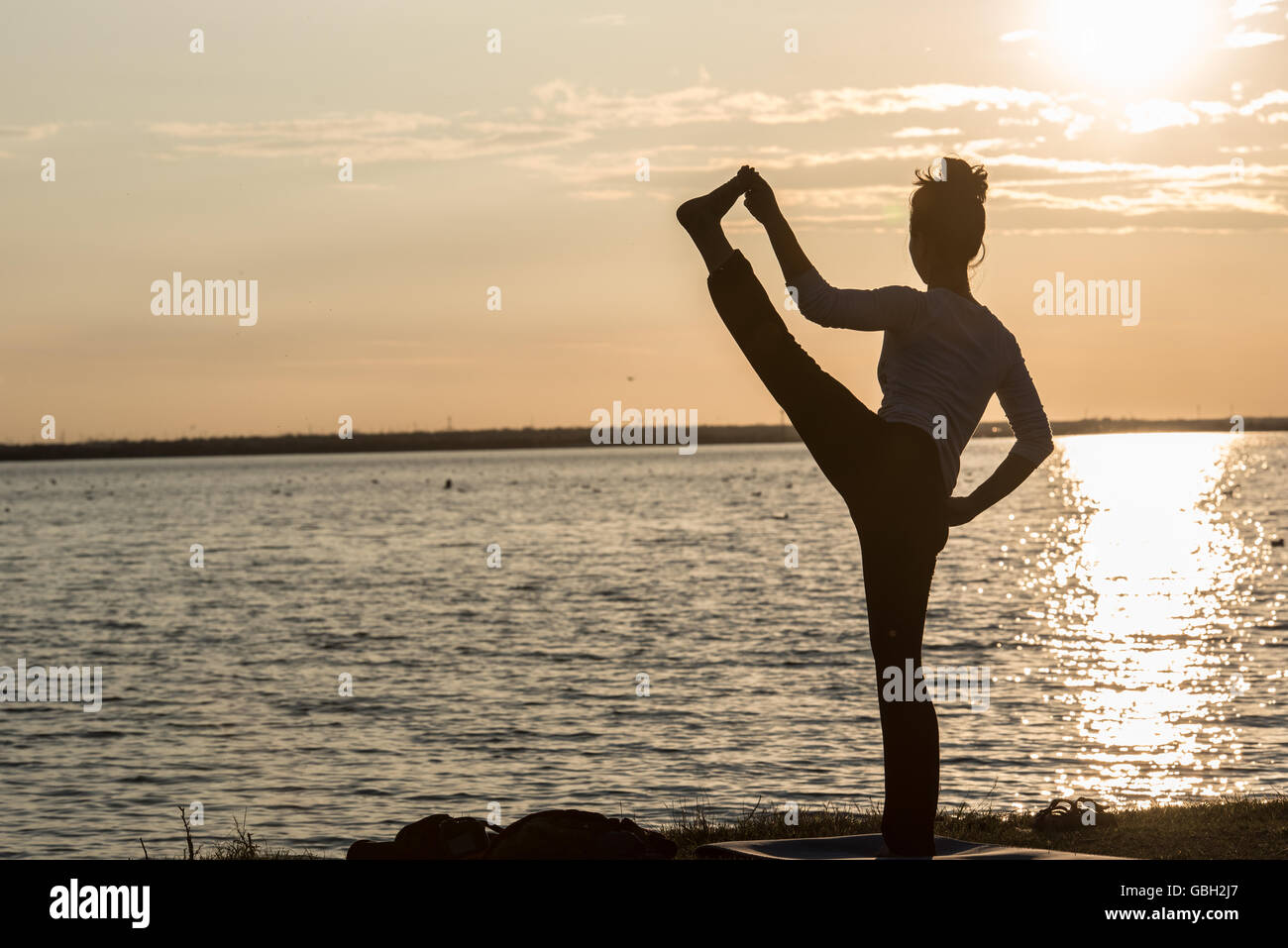 Yoga in nature hi-res stock photography and images - Alamy