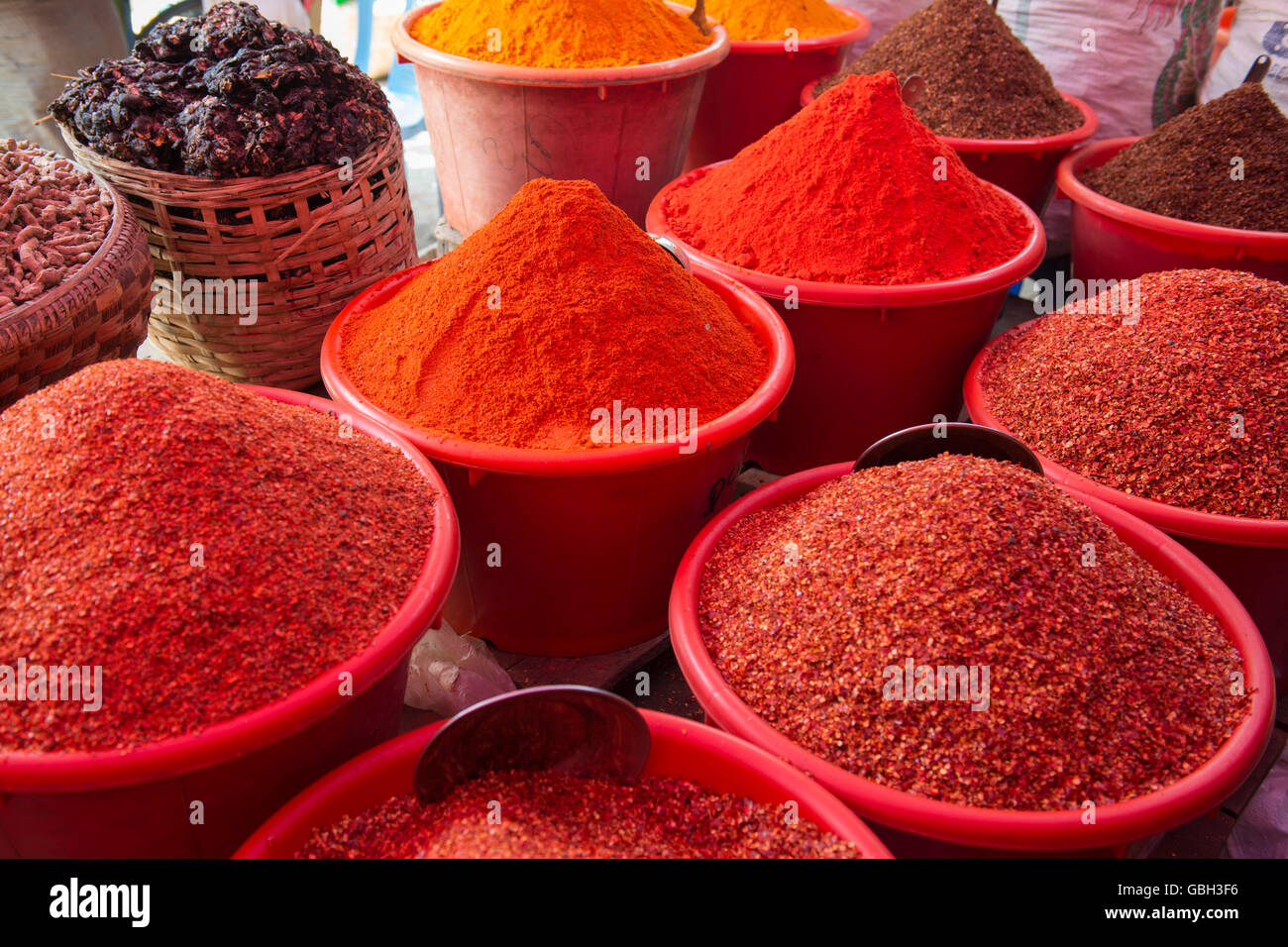 Curry shop hi-res stock photography and images - Alamy