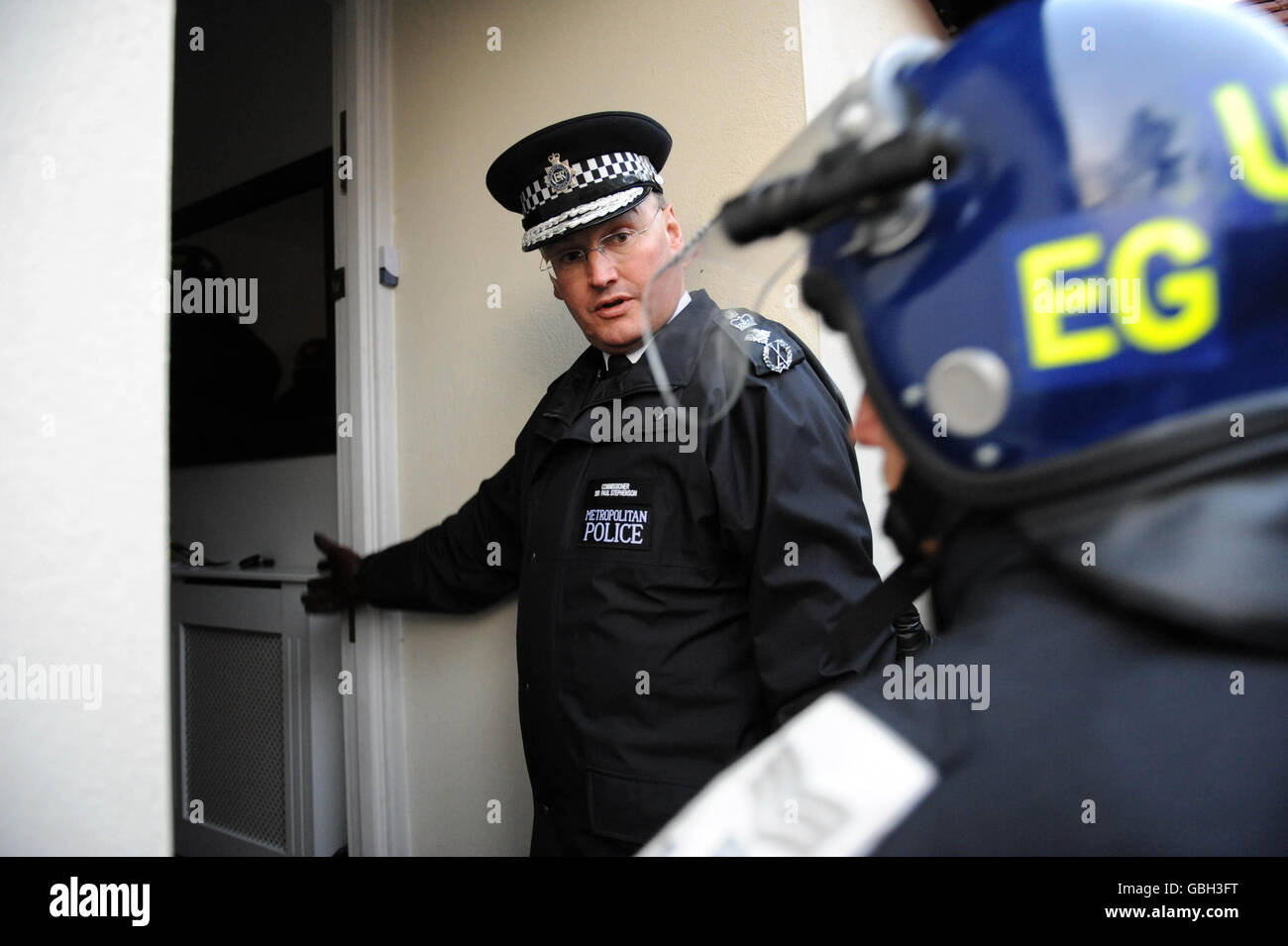 Metropolitan Police Commissioner Sir Paul Stephenson join officers on ...