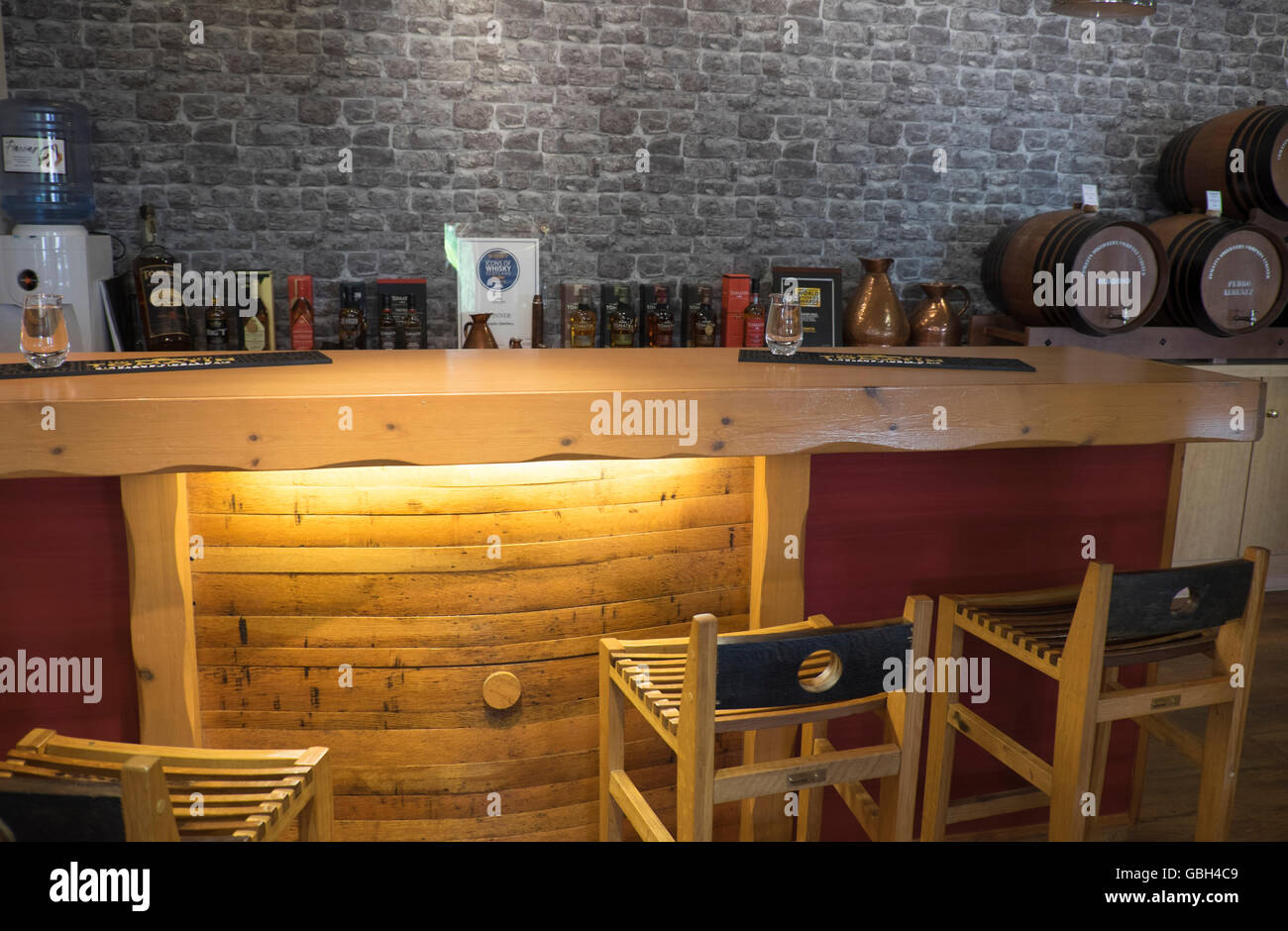 tomatin whisky distillery in scotland Stock Photo - Alamy