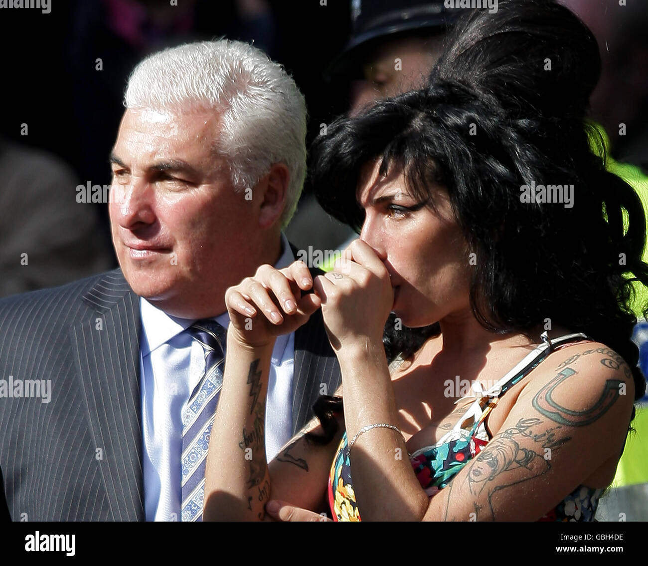 Amy Winehouse and her father Mitch arrive at City of Westminster ...