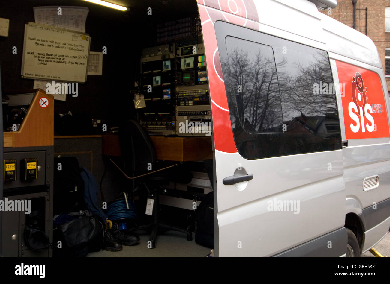 Satelite van hi-res stock photography and images - Alamy