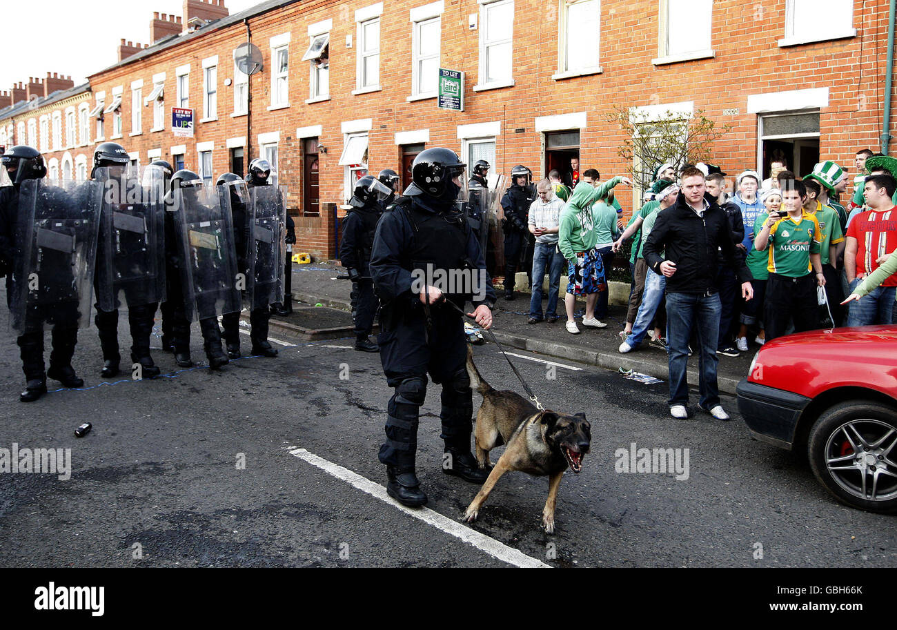 Students clash with police Stock Photo - Alamy