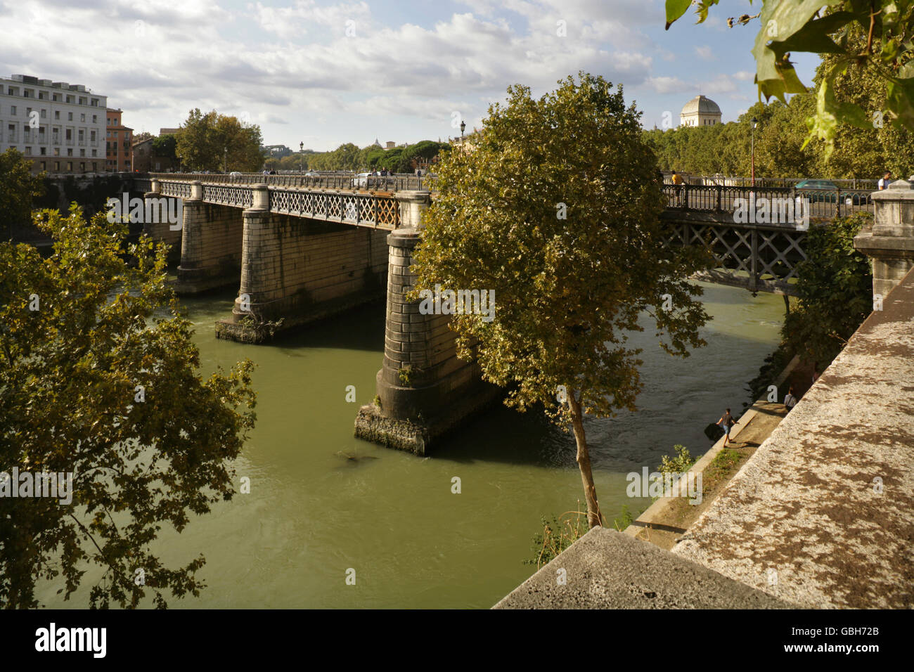The Ponte Palatino over the River Tiber,Rome, Italy Stock Photo - Alamy