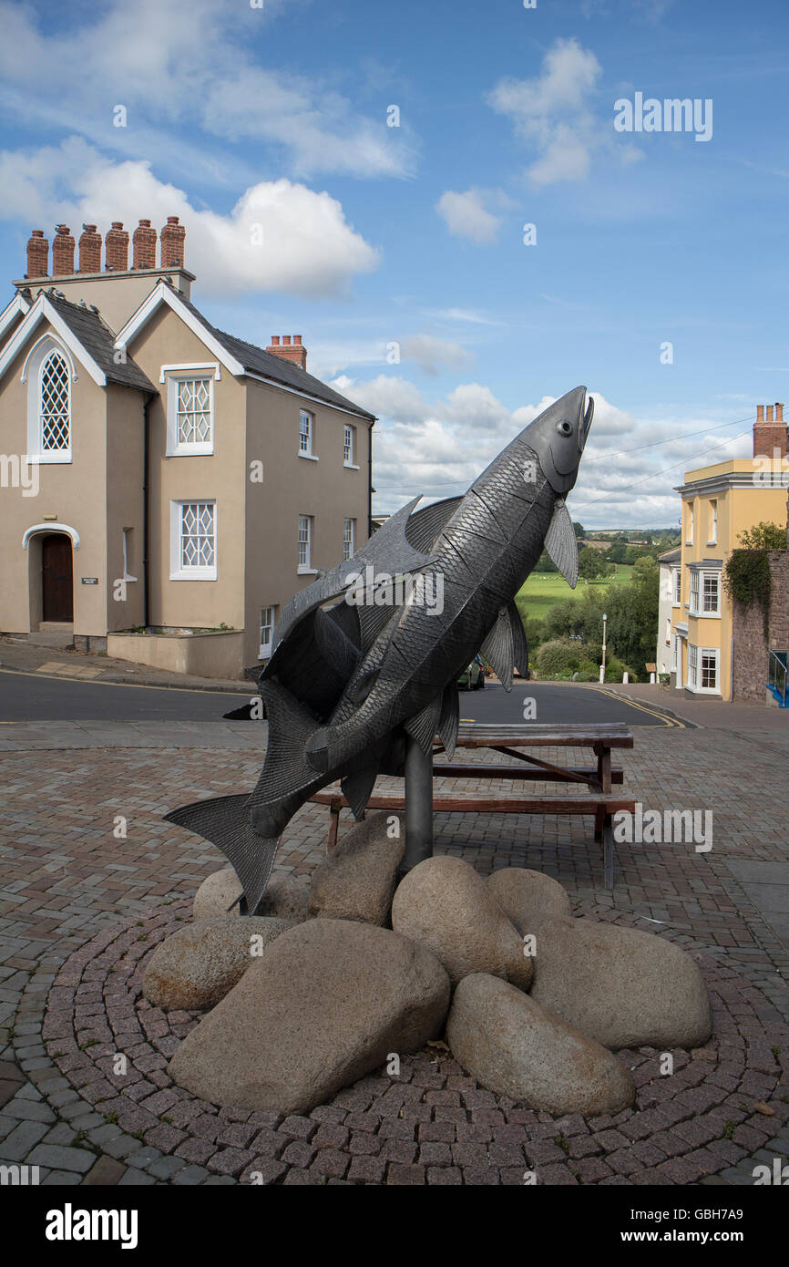 Leaping salmon sculpture by Walenty Pytel, Ross-on-Wye, Herefordshire ...