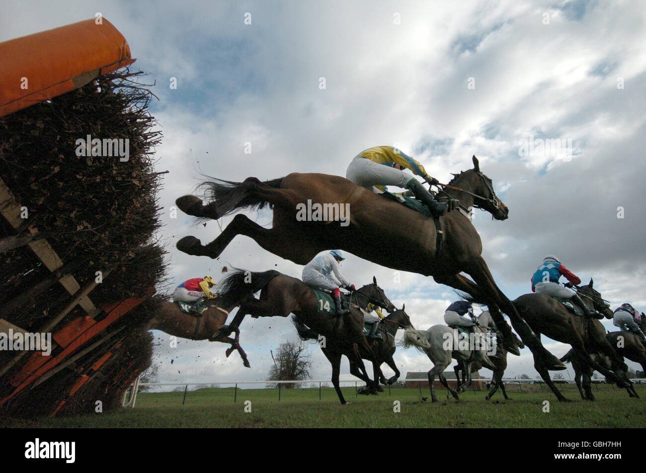 Hurdle race at towcester hi-res stock photography and images - Alamy