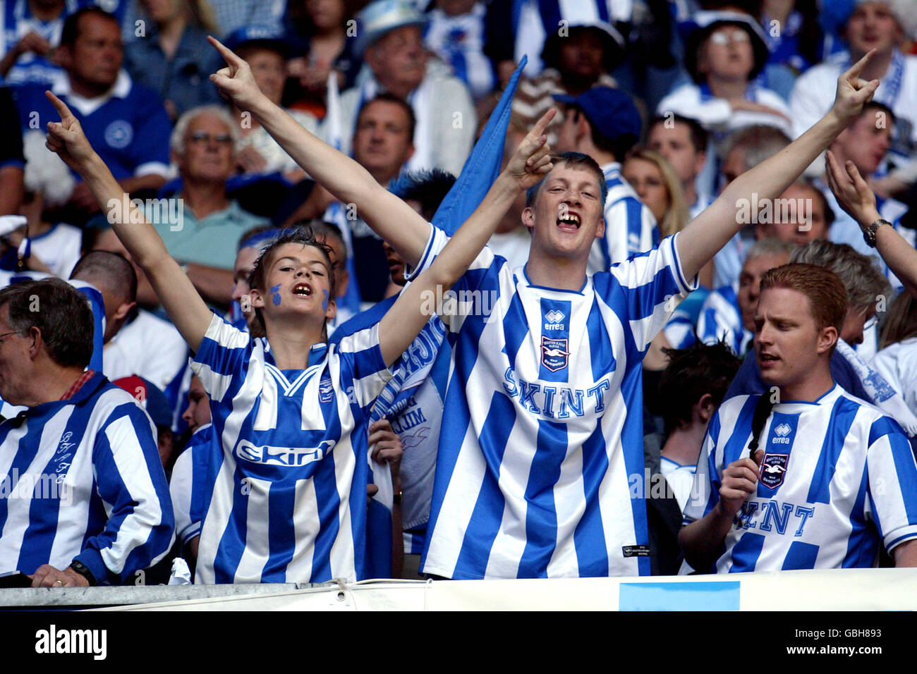 Brighton hove albion fans division hi-res stock photography and images ...