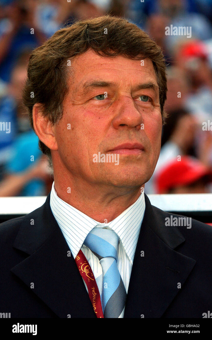 Greece coach otto rehhagel hi-res stock photography and images - Alamy