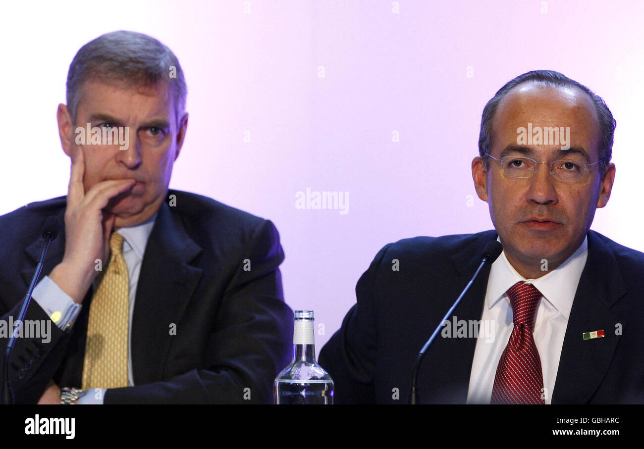 Mexican President Felipe Calderon sits with Britain's Prince Andrew ...