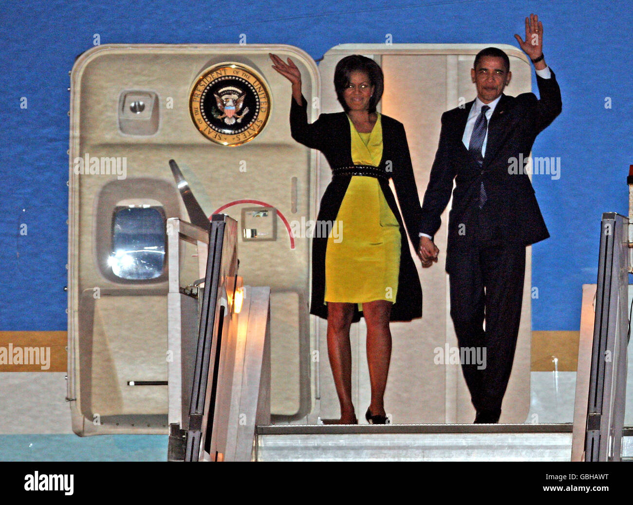Obama arrives in Britain Stock Photo - Alamy