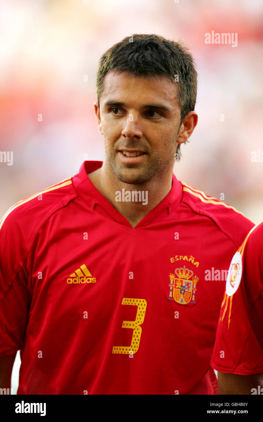 Football euro 2004 headshot head shot hi-res stock photography and ...