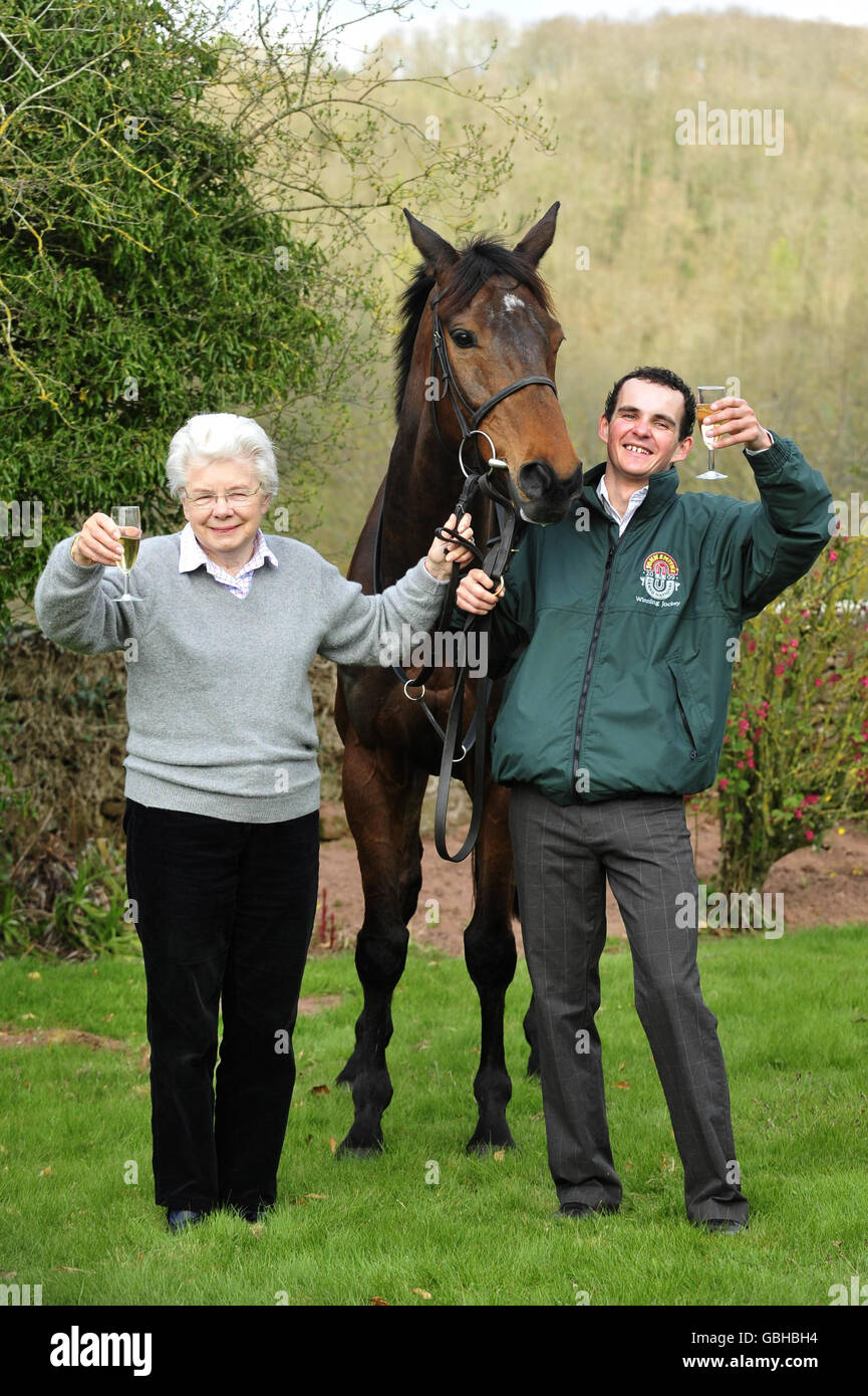 Grand National winner Mon Mome with winning jockey Liam Treadwell and ...
