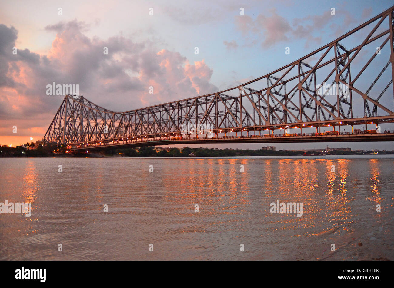 Howrah Bridge at dusk, Kolkata, West Bengal, India Stock Photo - Alamy Howrah Bridge at dusk, Kolkata, West Bengal, India Stock Photo - Alamy