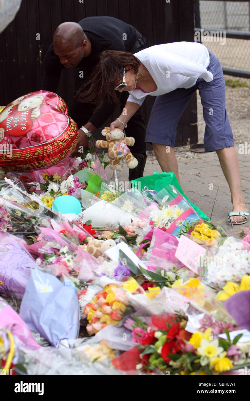 After death announced weekend hi-res stock photography and images - Alamy