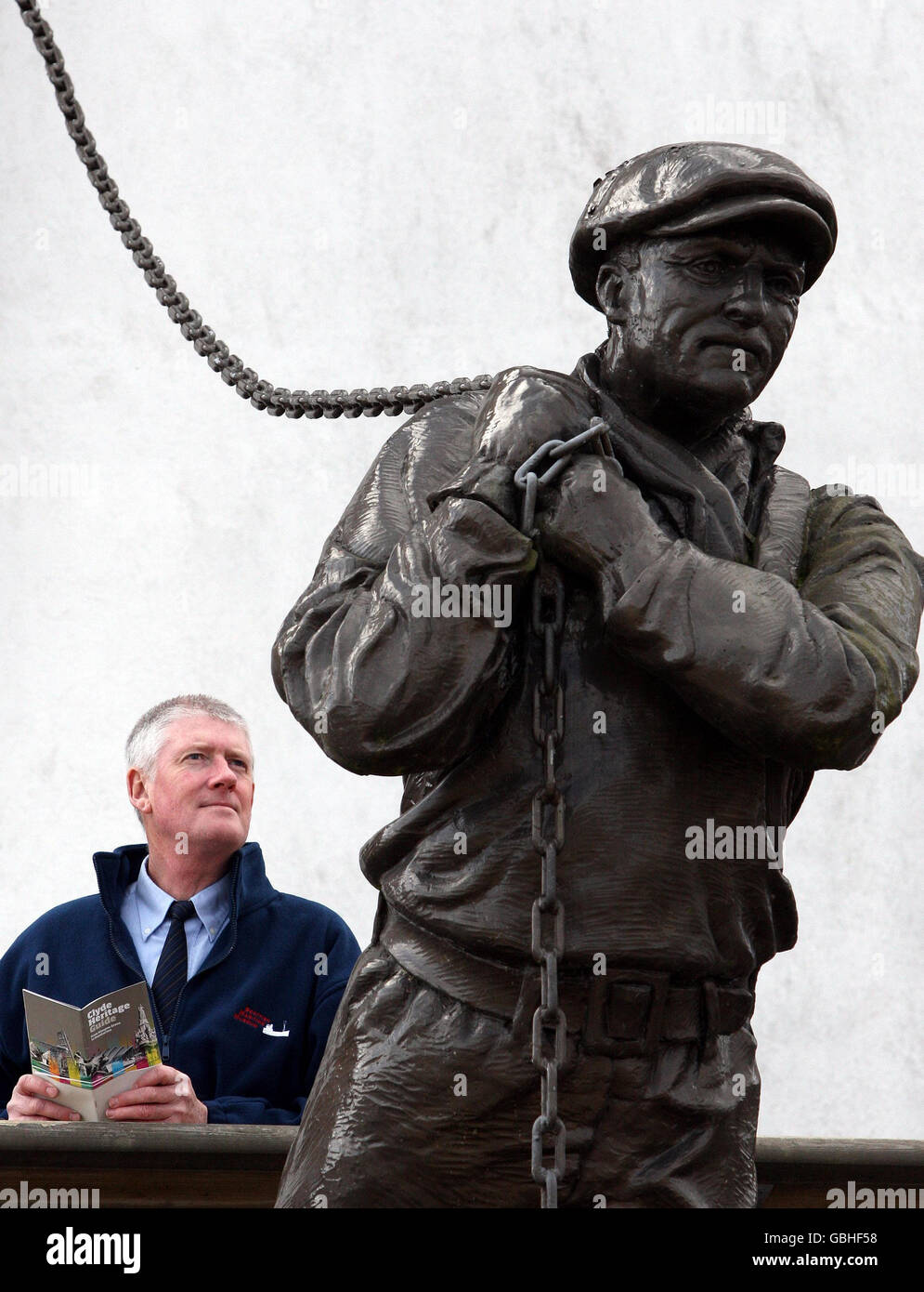 Bronze sculpture former new hi-res stock photography and images - Alamy