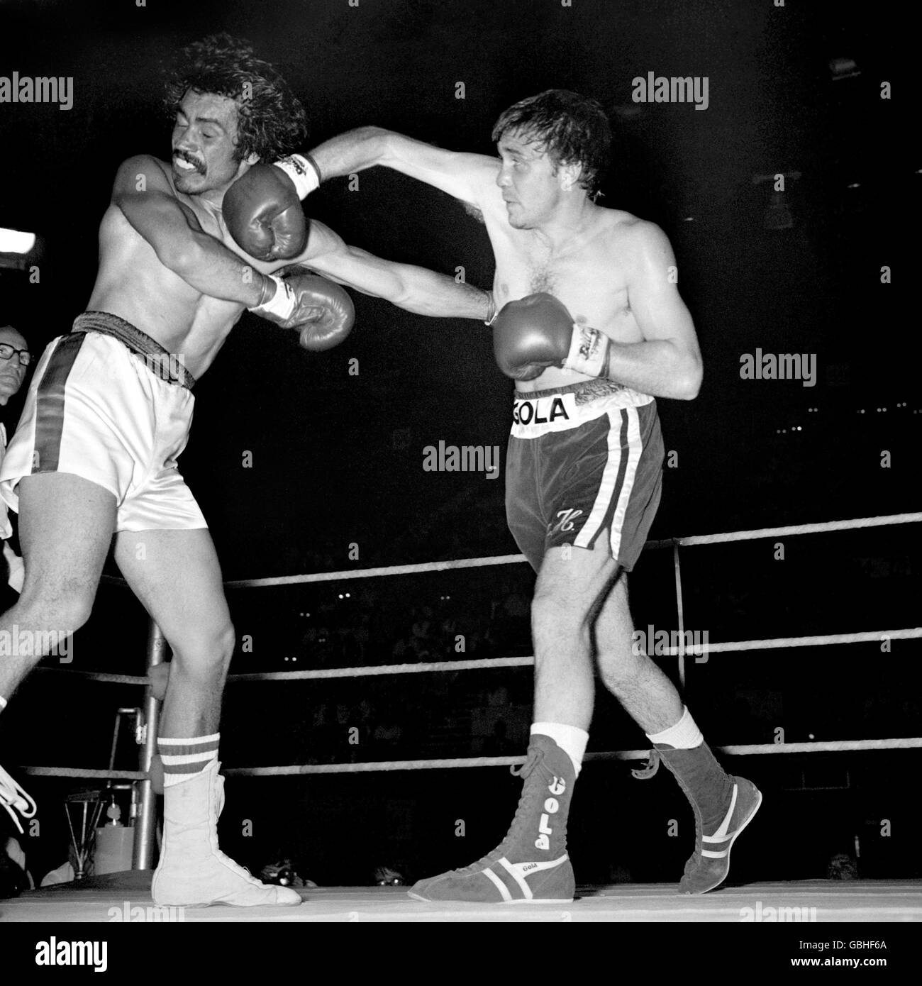 Boxing - WBC Welterweight Title - John Stracey v Carlos Palomino ...