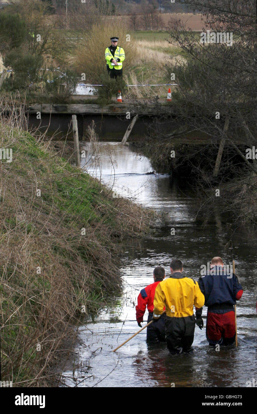 Crime scene search team hi-res stock photography and images - Alamy