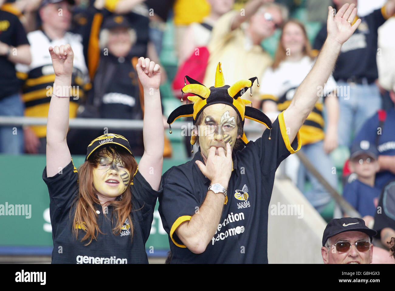 London wasps fans hi-res stock photography and images - Alamy