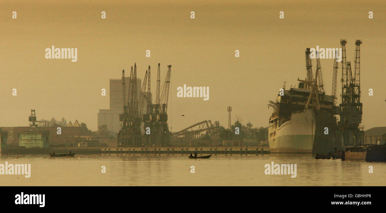 A general view of Basra Port, Iraq, at dawn Stock Photo - Alamy