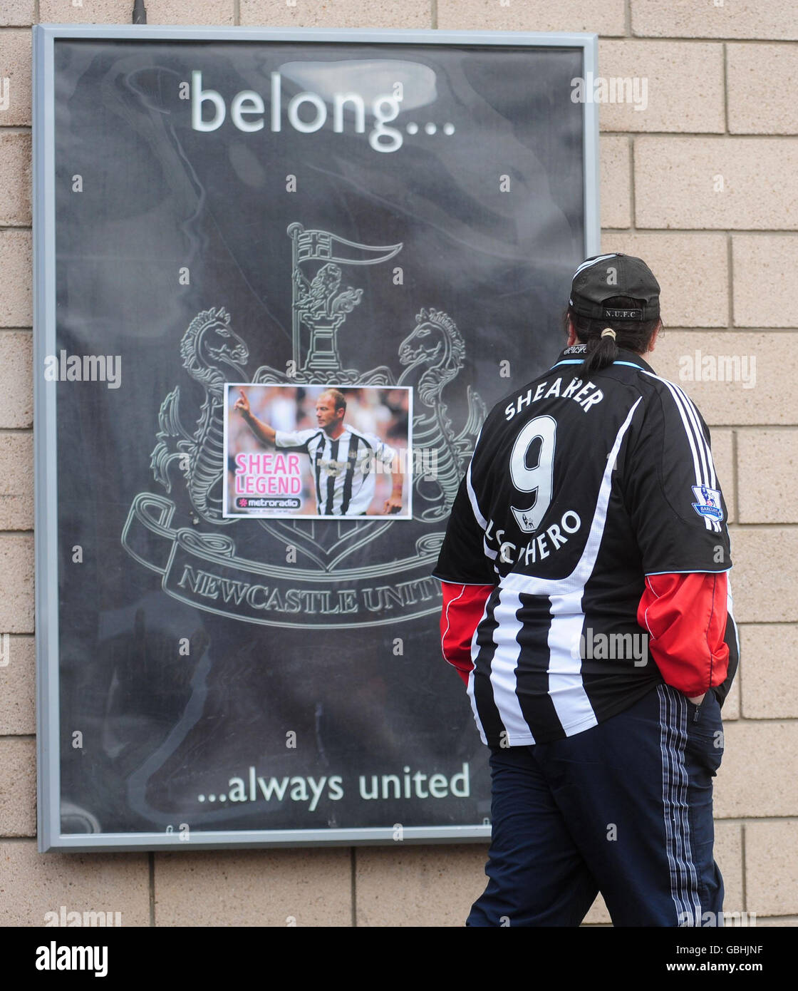Alan shearer poster hi-res stock photography and images - Alamy