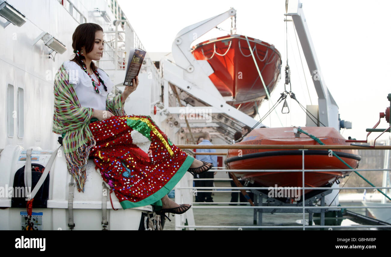The Worlds Largest Floating Book Fair High Resolution Stock Photography ... The Worlds Largest Floating Book Fair High Resolution Stock Photography ...