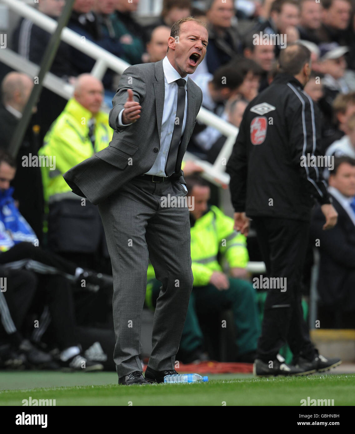 Newcastle United manager Alan Shearer during the Barclays Premier ...