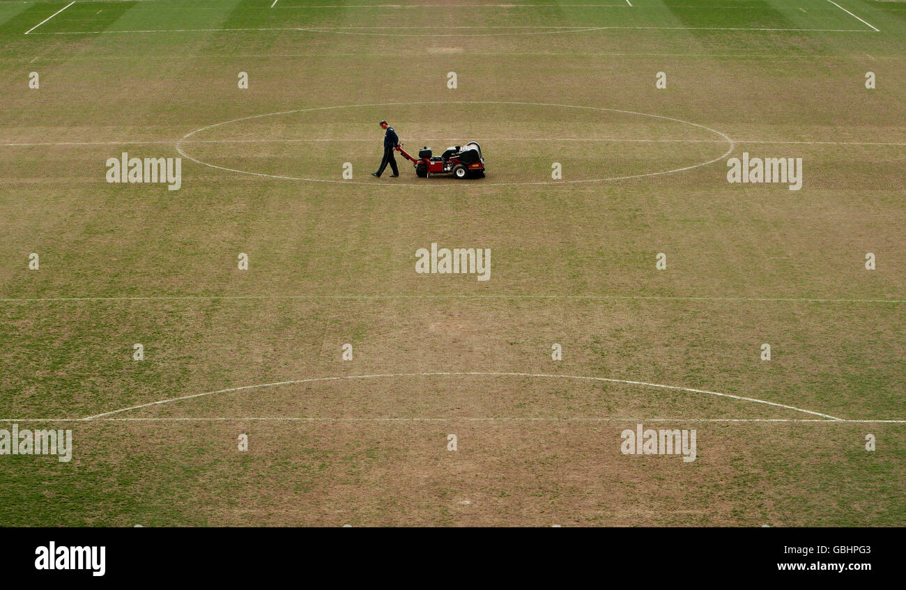 Soccer pitch mowing hi-res stock photography and images - Alamy