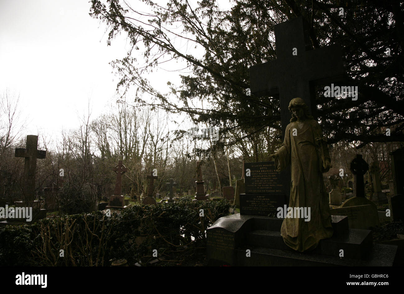 A view of Highgate Cemetery East in Highgate, north London Stock Photo ...