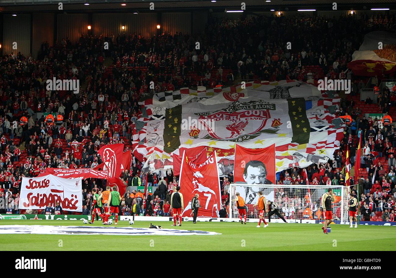 Kop anfield fans hi-res stock photography and images - Alamy
