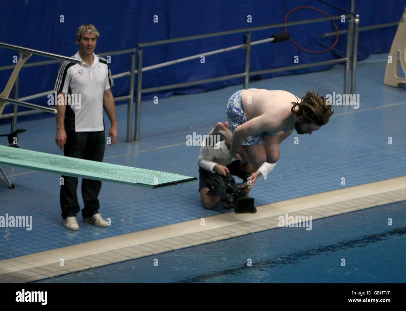 Ponds forge swimming pool hi-res stock photography and images - Alamy