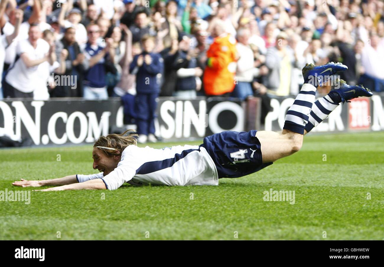 Luka modric tottenham celebrates hi-res stock photography and images ...
