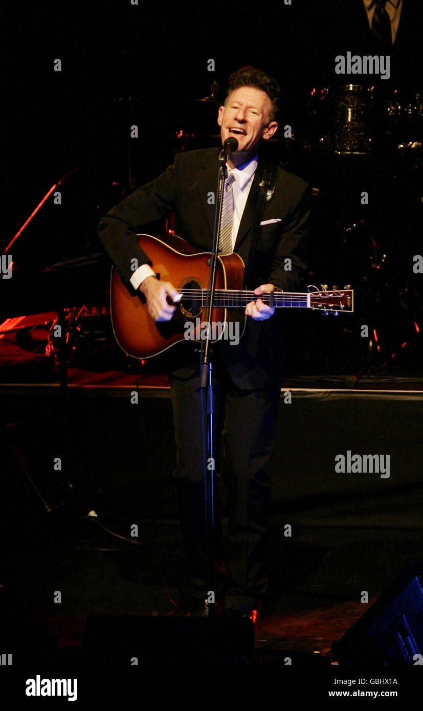 Lyle lovett hi-res stock photography and images - Alamy