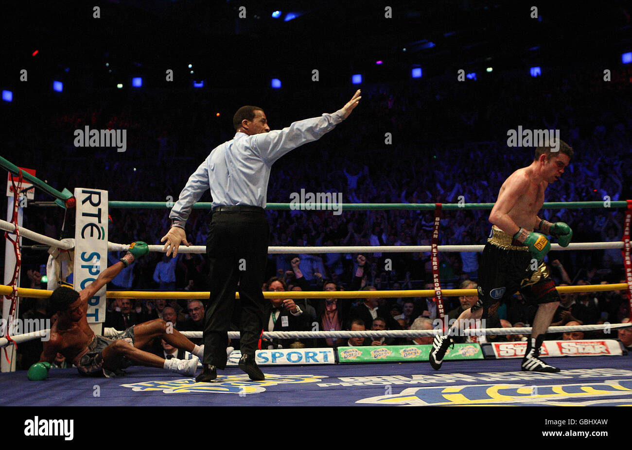 Boxing - Bernard Dunne v Ricardo Cordoba - WBA Super-bantamweight Title ...