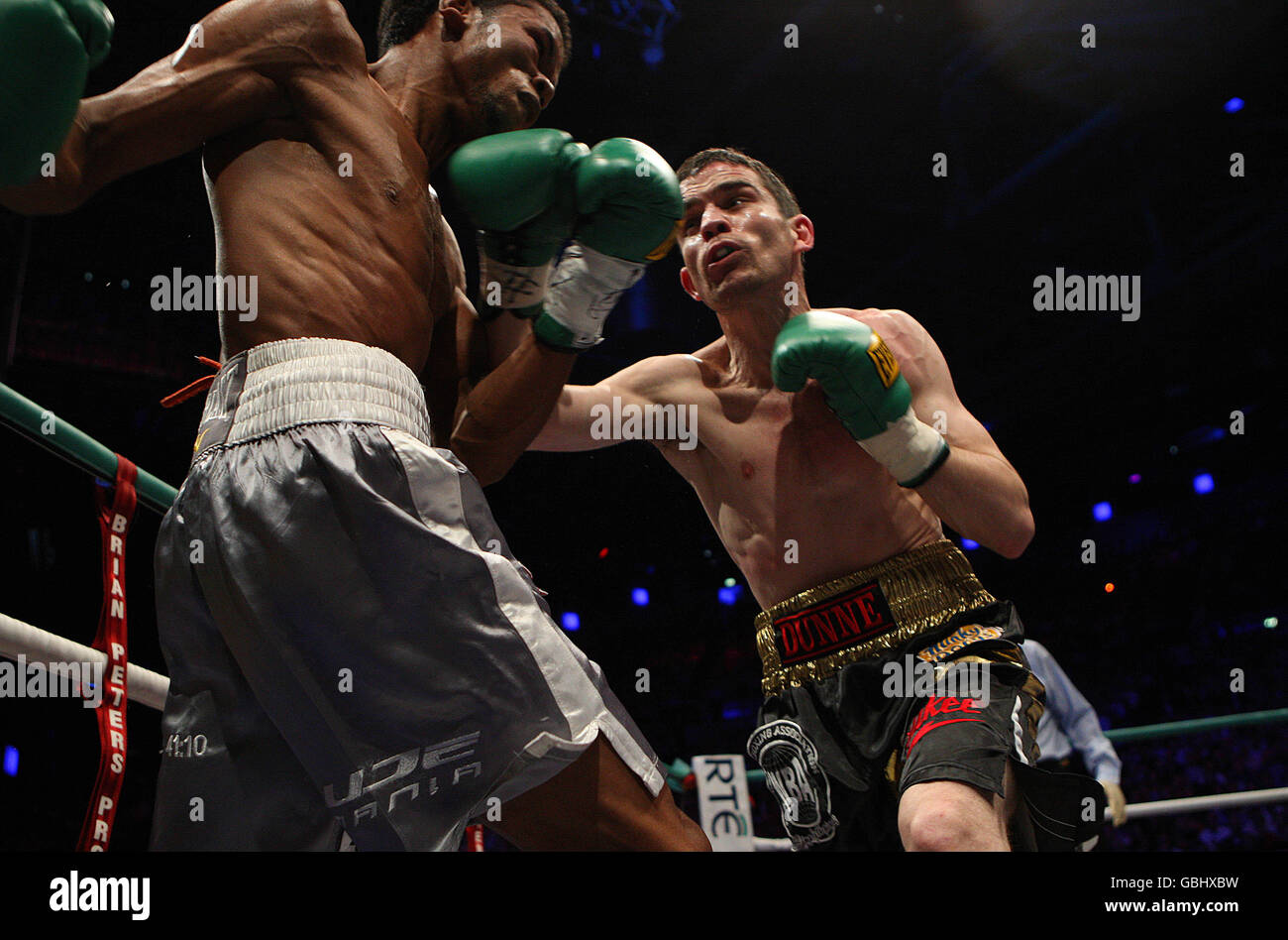 Boxing - Bernard Dunne v Ricardo Cordoba - WBA Super-bantamweight Title ...