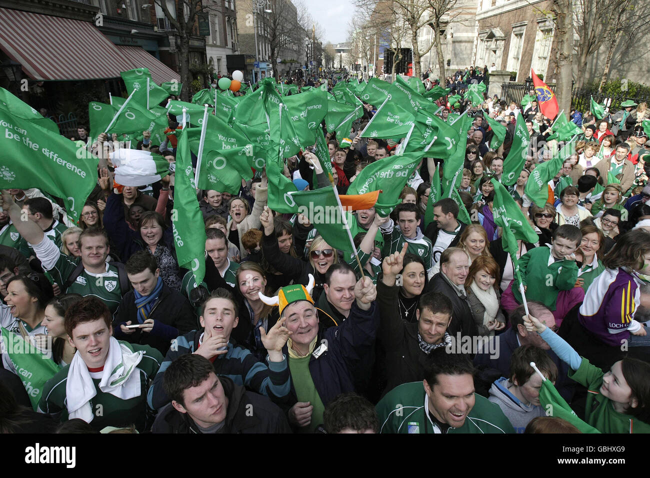 Rugby ireland celebrate green hi-res stock photography and images - Alamy