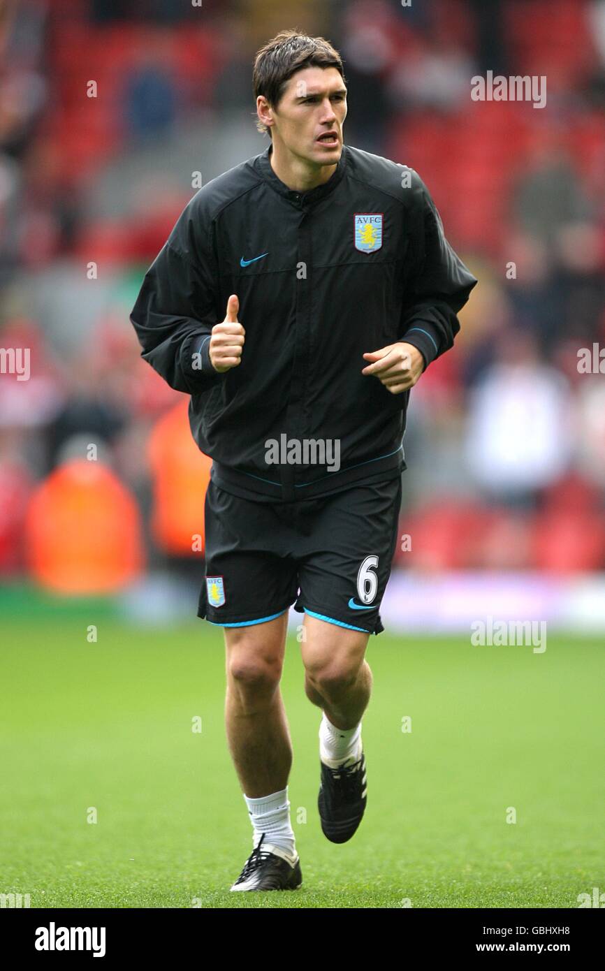 Liverpool gareth barry anfield hi-res stock photography and images - Alamy