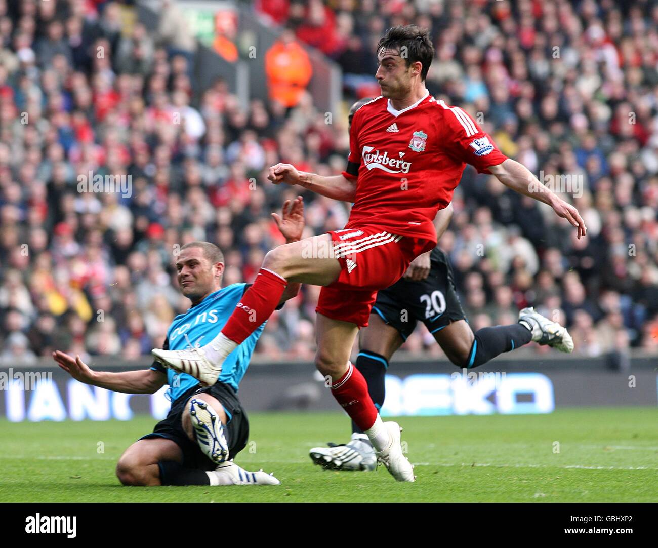 Liverpool's Albert Riera scores his sides second goal of the game Stock ...