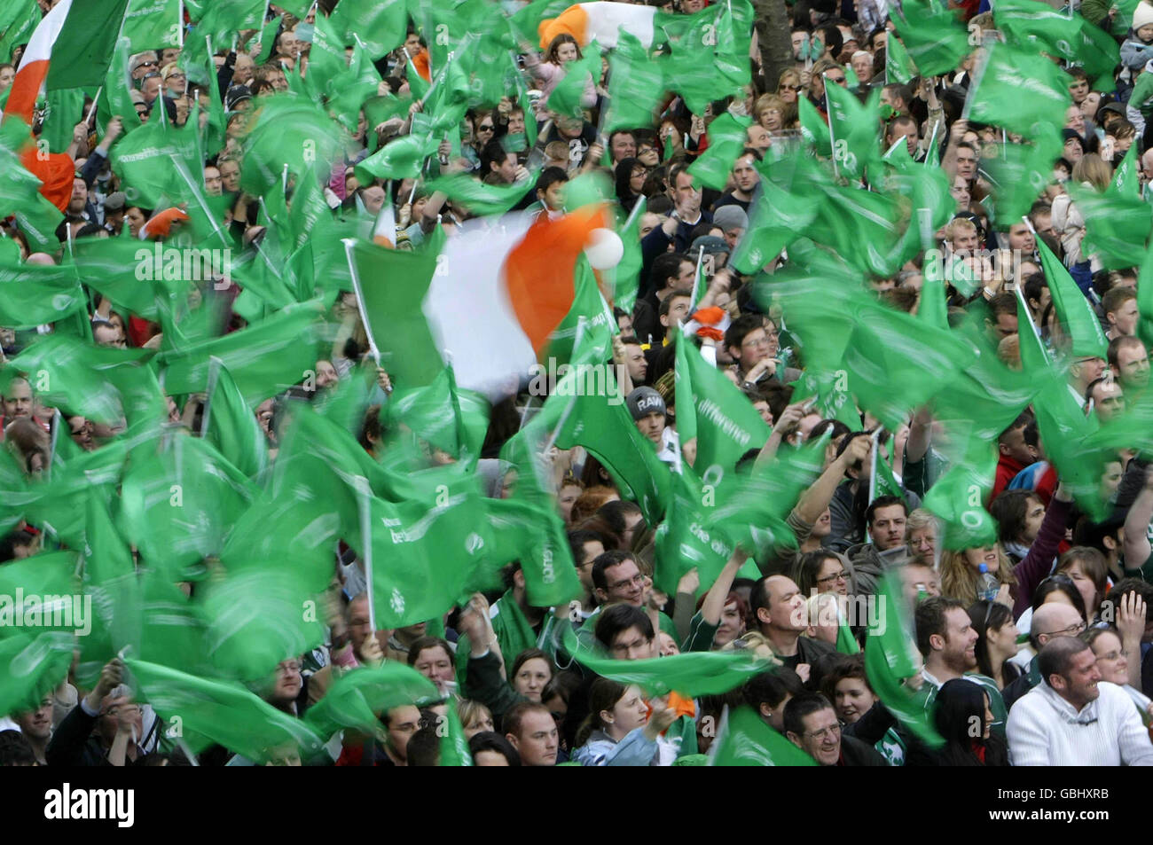 Rugby ireland celebrate green team hi-res stock photography and images ...