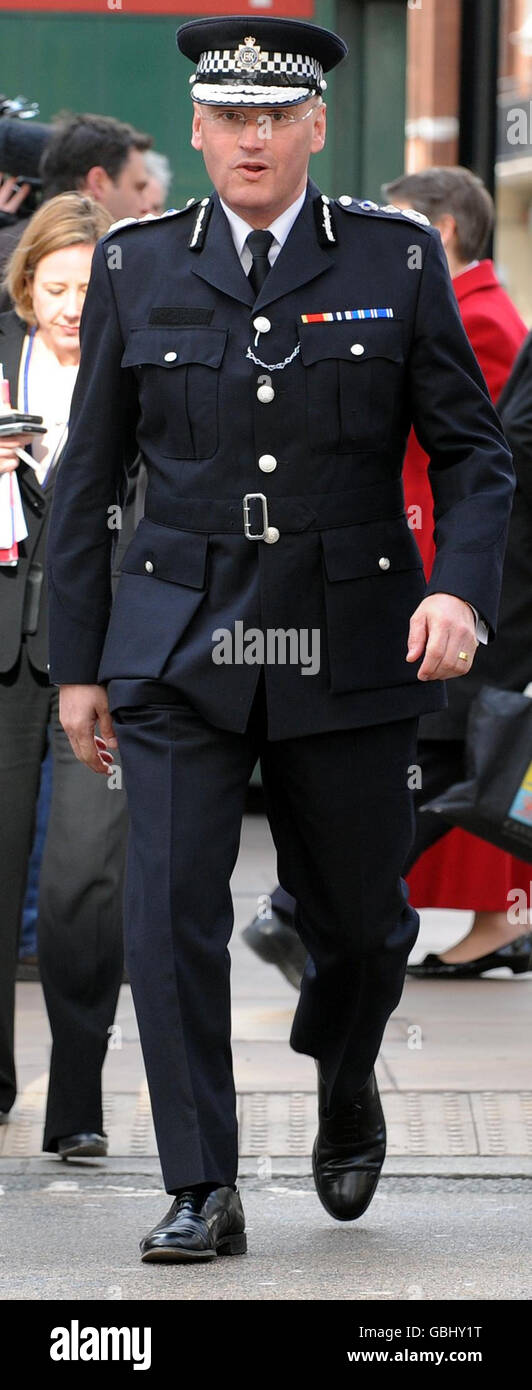 Metropolitan police commissioner sir paul stephenson hi-res stock ...